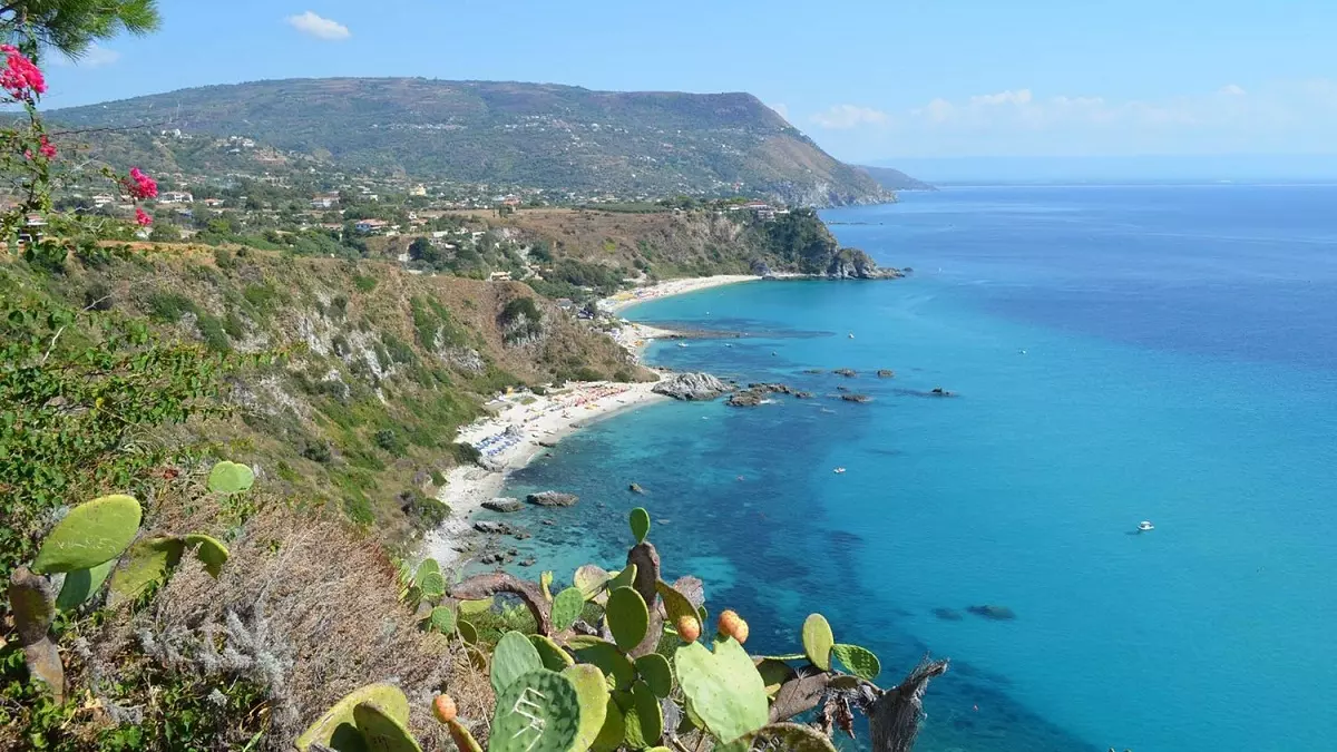 Linea Verde Sentieri anticipazioni 19 agosto 2023. Calabria e Val d'Aosta!